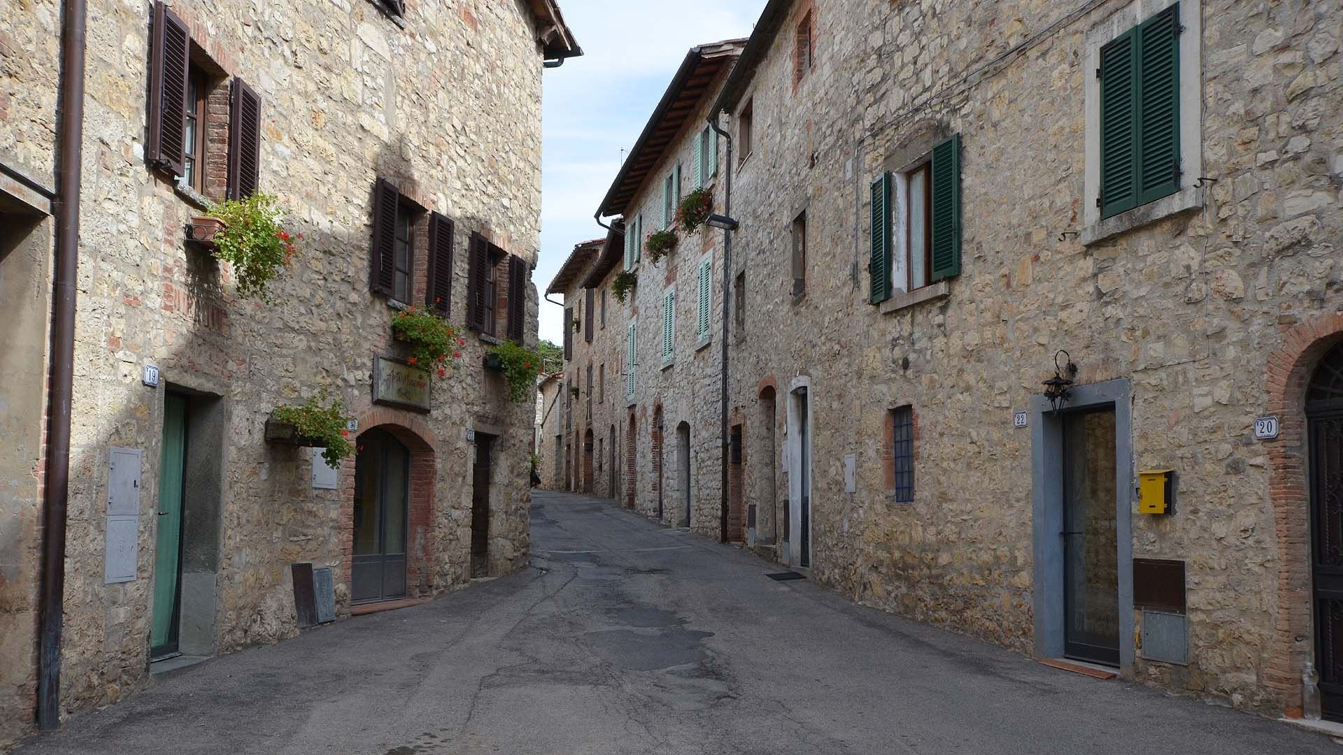 Explore Lecchi in Chianti, Italy – Tuscany Travel Guide