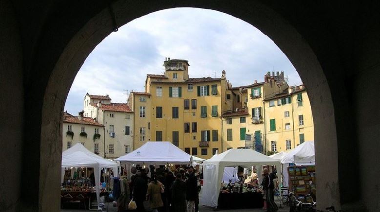 Shopping in Tuscany: From Local Markets to Designer Outlets