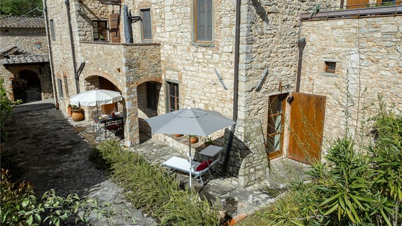 Tuscany Villa Caravaggio - Galenda - Rental in Gaiole in Chianti ...